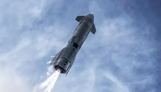 SpaceX successfully lands Starship SN15 for first time without explosion