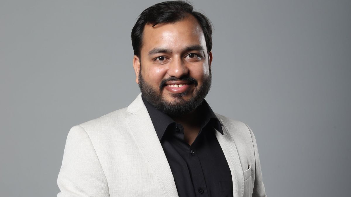 B.Tech. के आखिरी साल में छोड़ी पढ़ाई, पढ़ें Alakh Pandey की ‘Physics Wallah’ बनने की कहानी