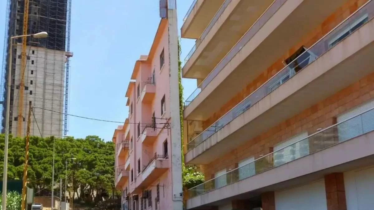 Where is the worlds thinnest building who built it and why