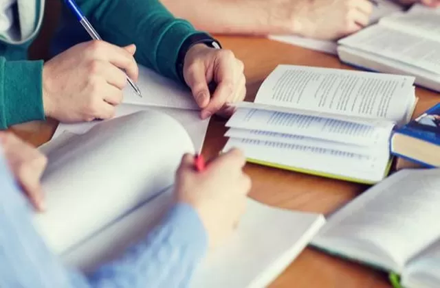 How to Prepare for GD for MBA Exams: Check Expert Tips on Group Discussion