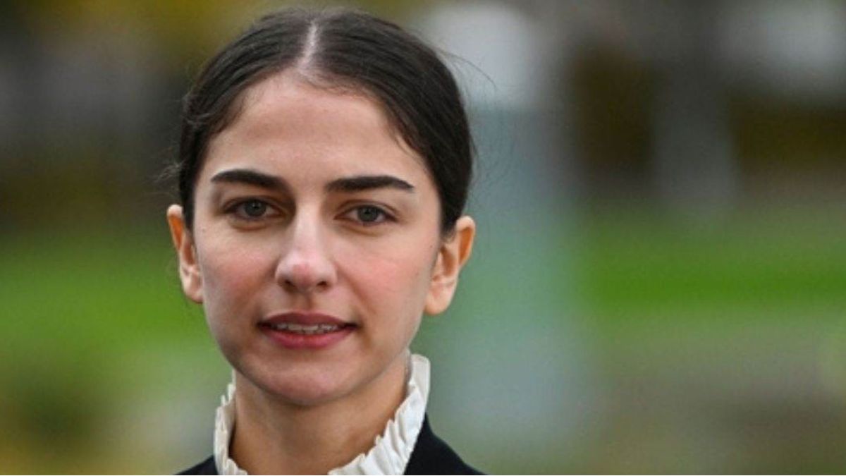 Who is Romina Pourmokhtari? Know all about the youngest minister of ...