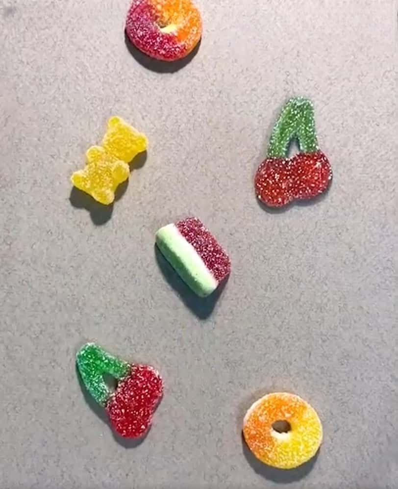 Seek and Find: You have hawk eyes if you can spot the fake candy in 7 ...