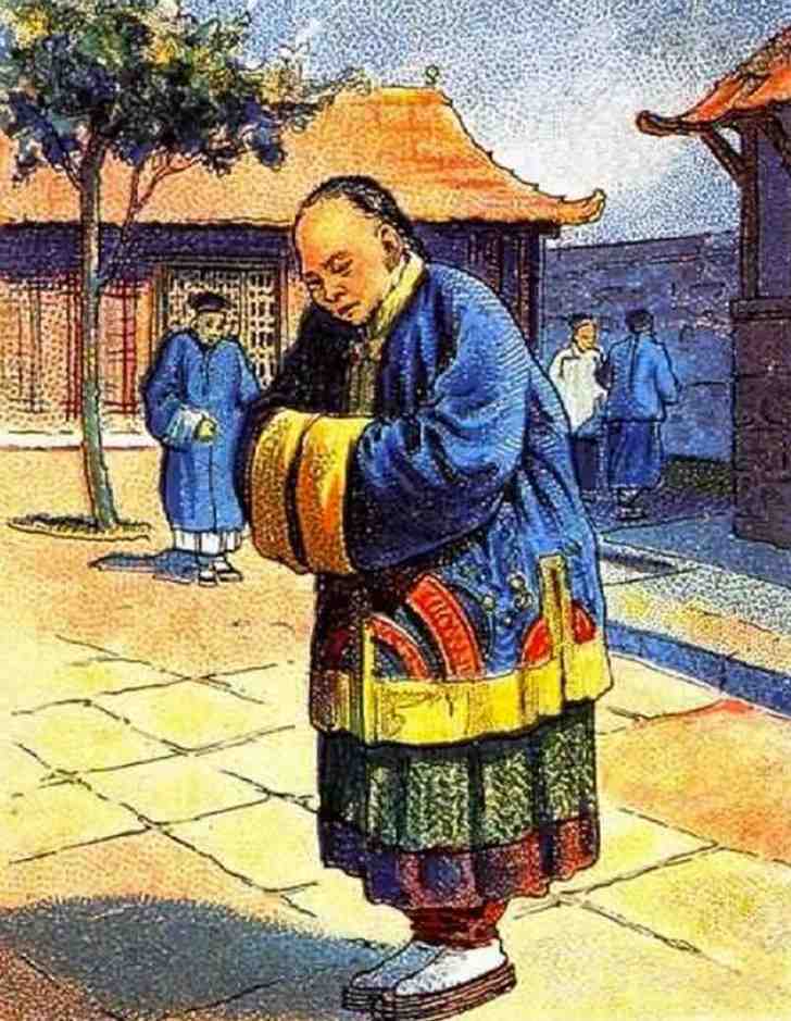 Use your sharp eyes and spot the monk’s hat in the image in 7 seconds.