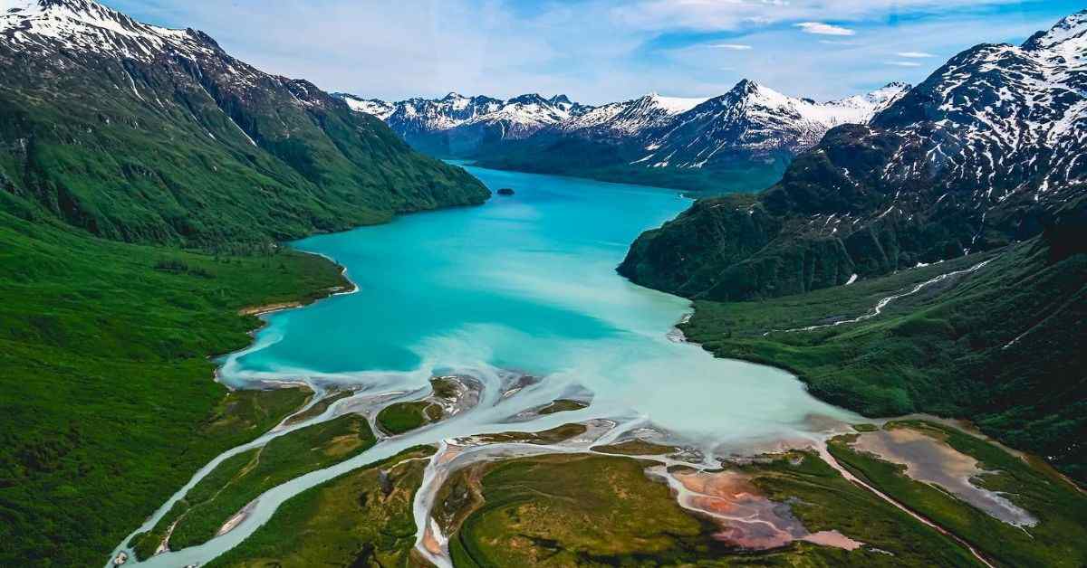 List of 10 Deepest Lakes in the United States