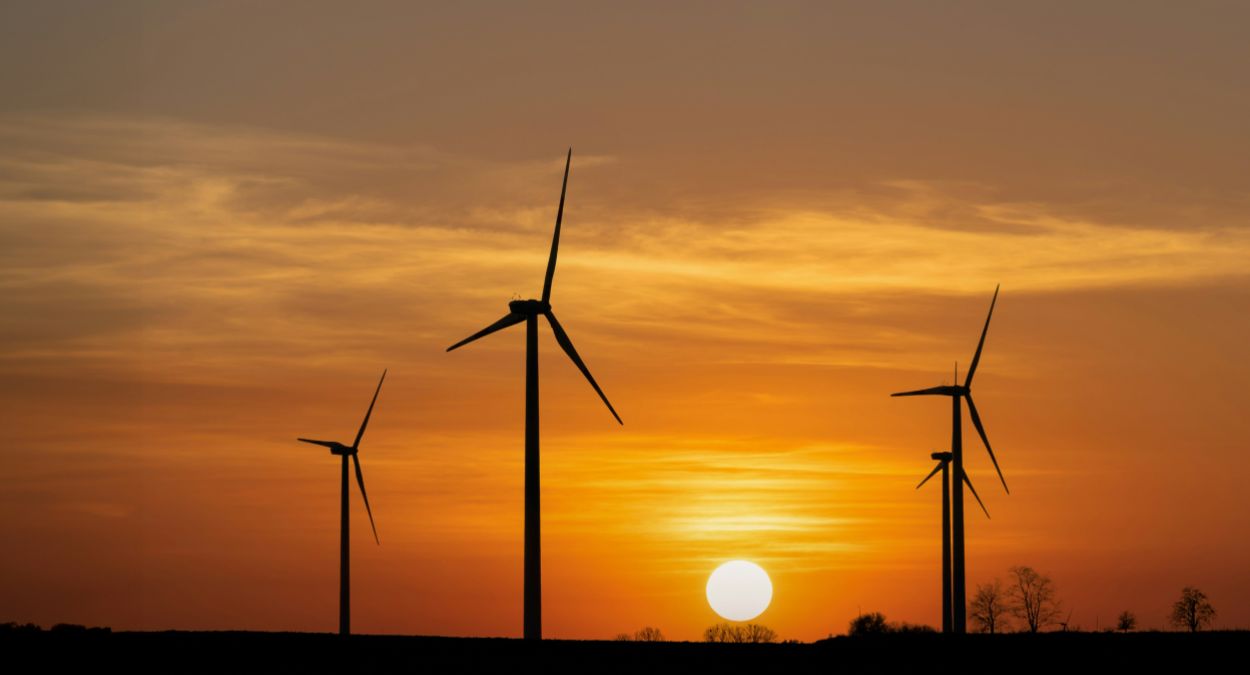 Top 10 Growing Job Sectors & Careers 2025 with High Salary and Qualification Details