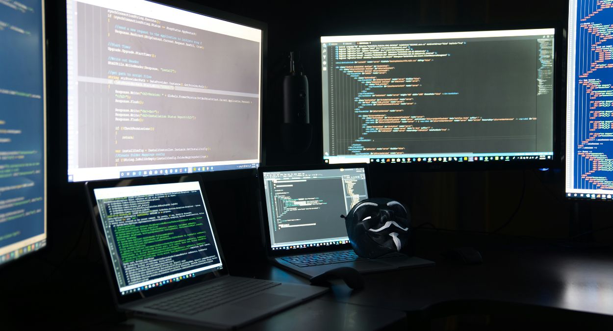 Top 10 Growing Job Sectors & Careers 2025 with High Salary and Qualification Details