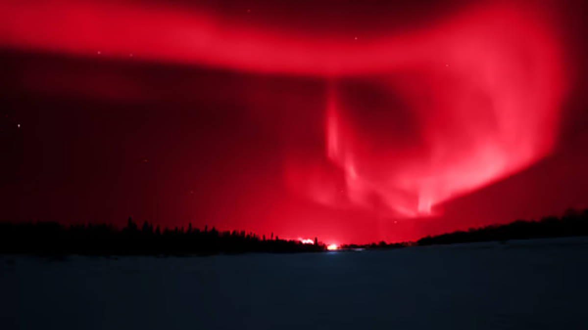 Intense solar storm causes rare red auroras in Ladakh | News Minimalist