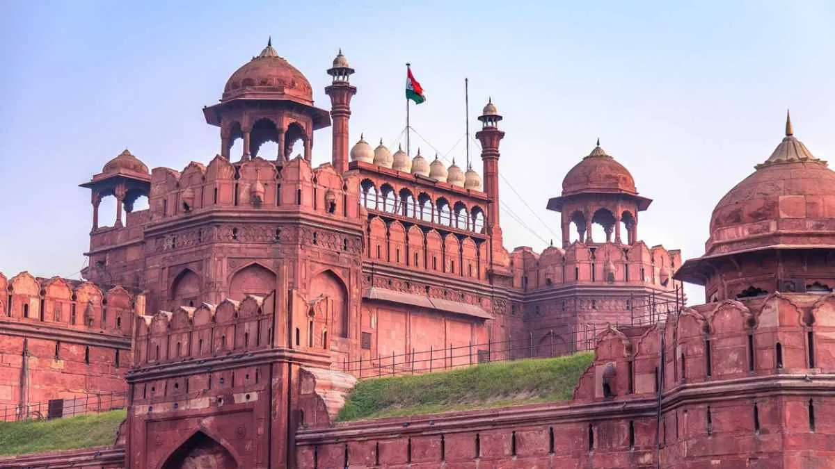 Which Emperor Built the Red Fort?