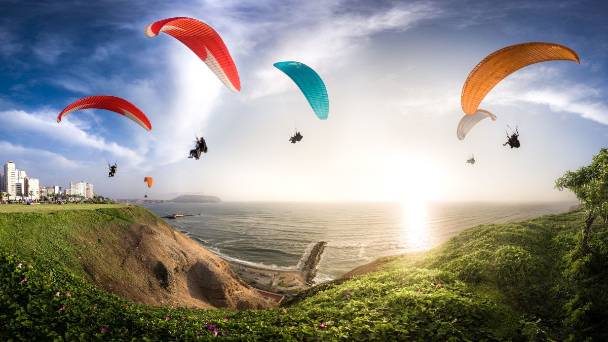 Which Place Is Known as the Paragliding Capital of India?