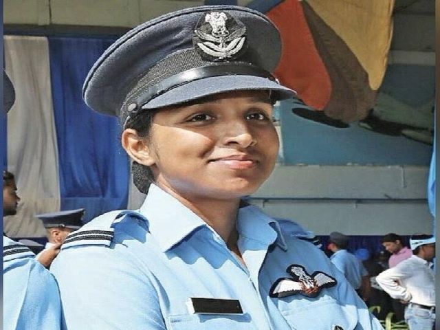 Shivangi Singh from IAF makes history, becomes first woman fighter ...