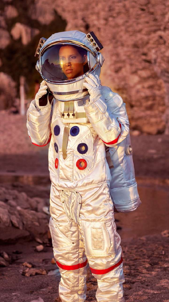 Astronaut Bathing ESA Television Videos 2020 12 Thomas Pesquet