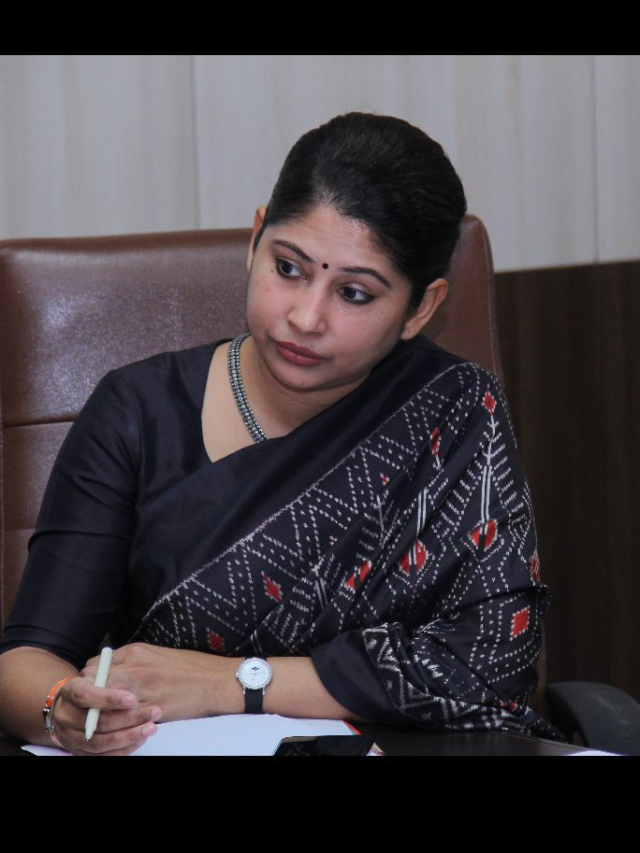 जानें सबसे कम उम्र की IAS ऑफिसर स्मिता सभरवाल की सक्सेस स्टोरी।